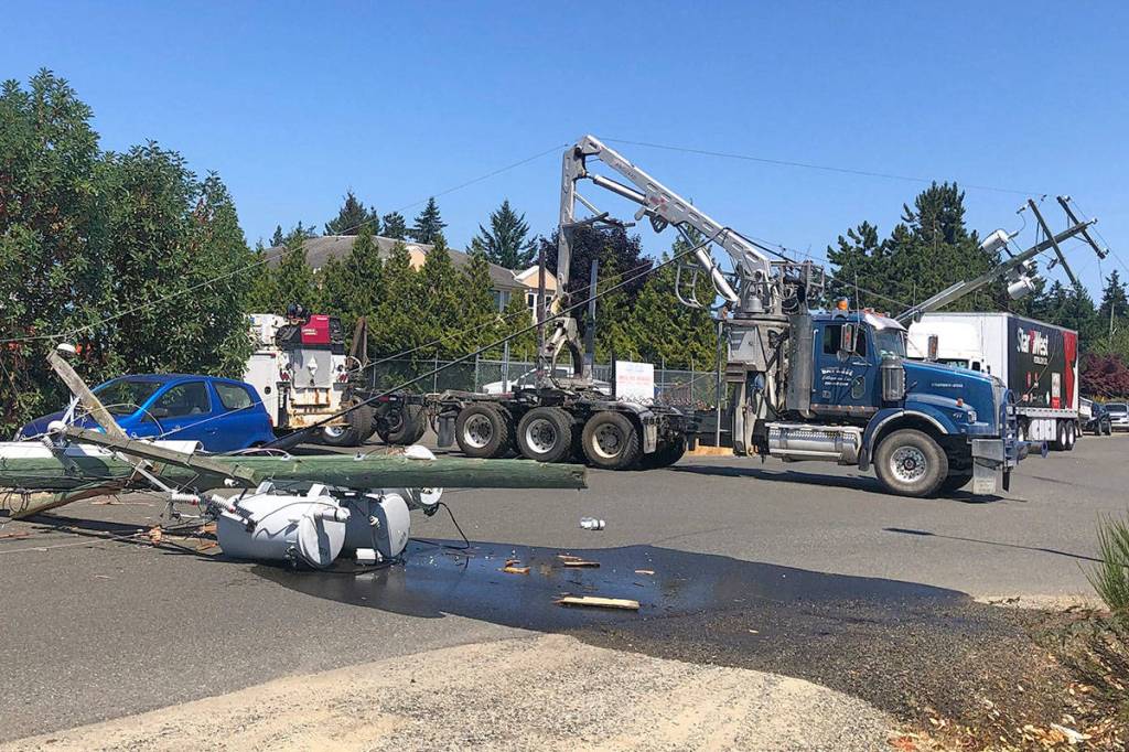 Downed Parksville powerlines trap 2 drivers inside their trucks ...
